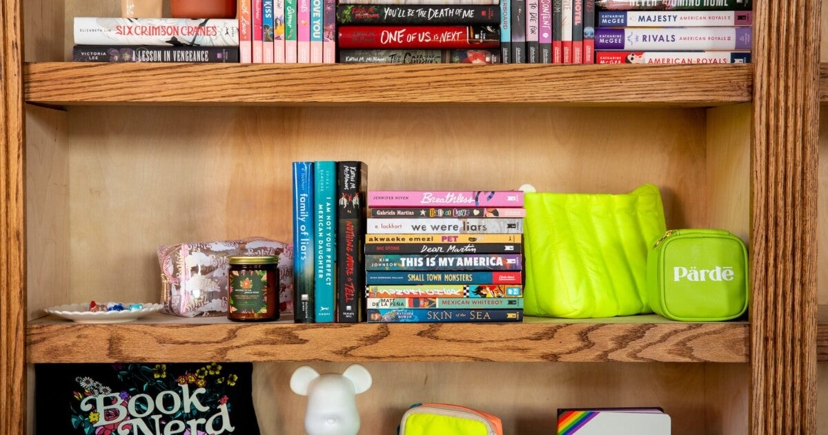 7 Problems Only Book Lovers Have in Fall - Underlined